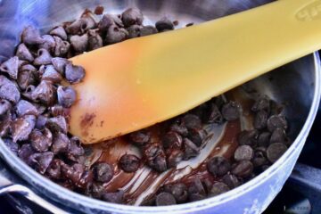 1-2-3 Delicious Mounds Bar Pie • www.knifeandpaddle.com