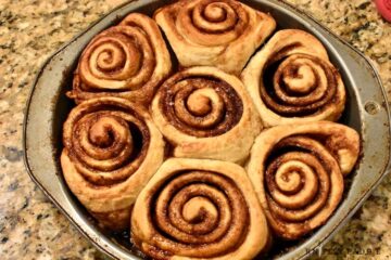 Easy Cinnamon Buns • www.knifeandpaddle.com