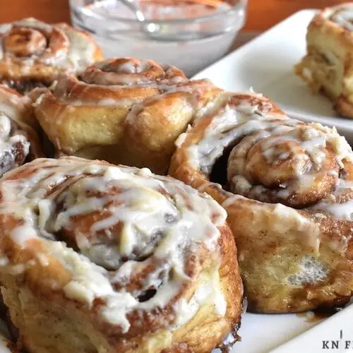 Easy Cinnamon Buns • www.knifeandpaddle.com